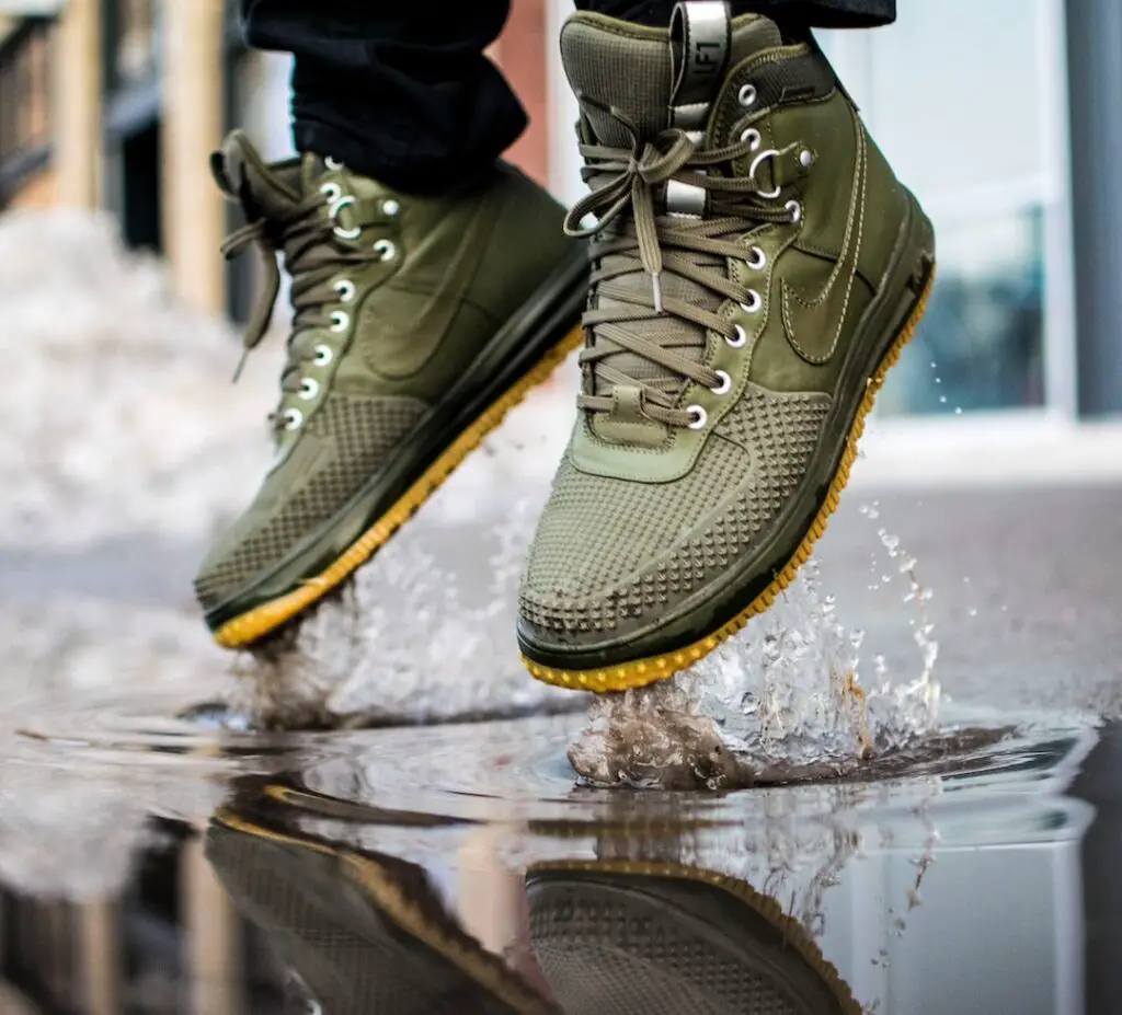 What Is Considered Athletic Footwear? 12 Types You Need to Know 👟 (2025 ...